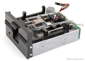 Commodore 4040 dual drive floppy disk (1980) | Oldcomputr.com