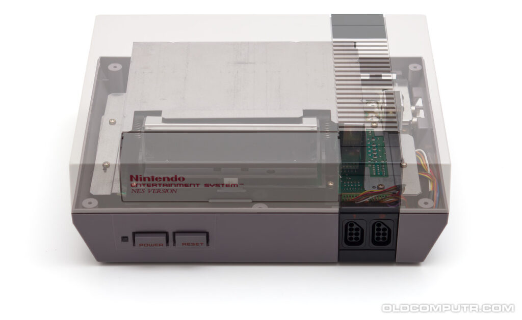 Nintendo Entertainment System / NES (1985) | Oldcomputr.com